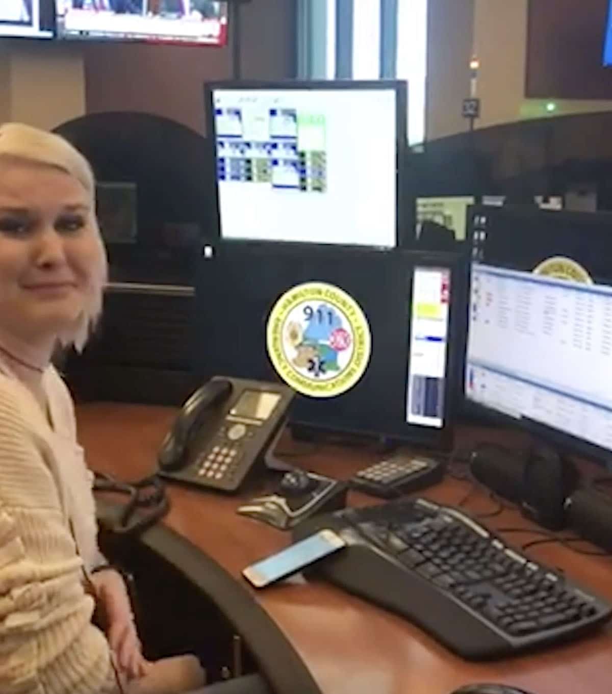 Dispatcher Daughter Answers Dad's Last Sign-Off Call - Happilynews.com