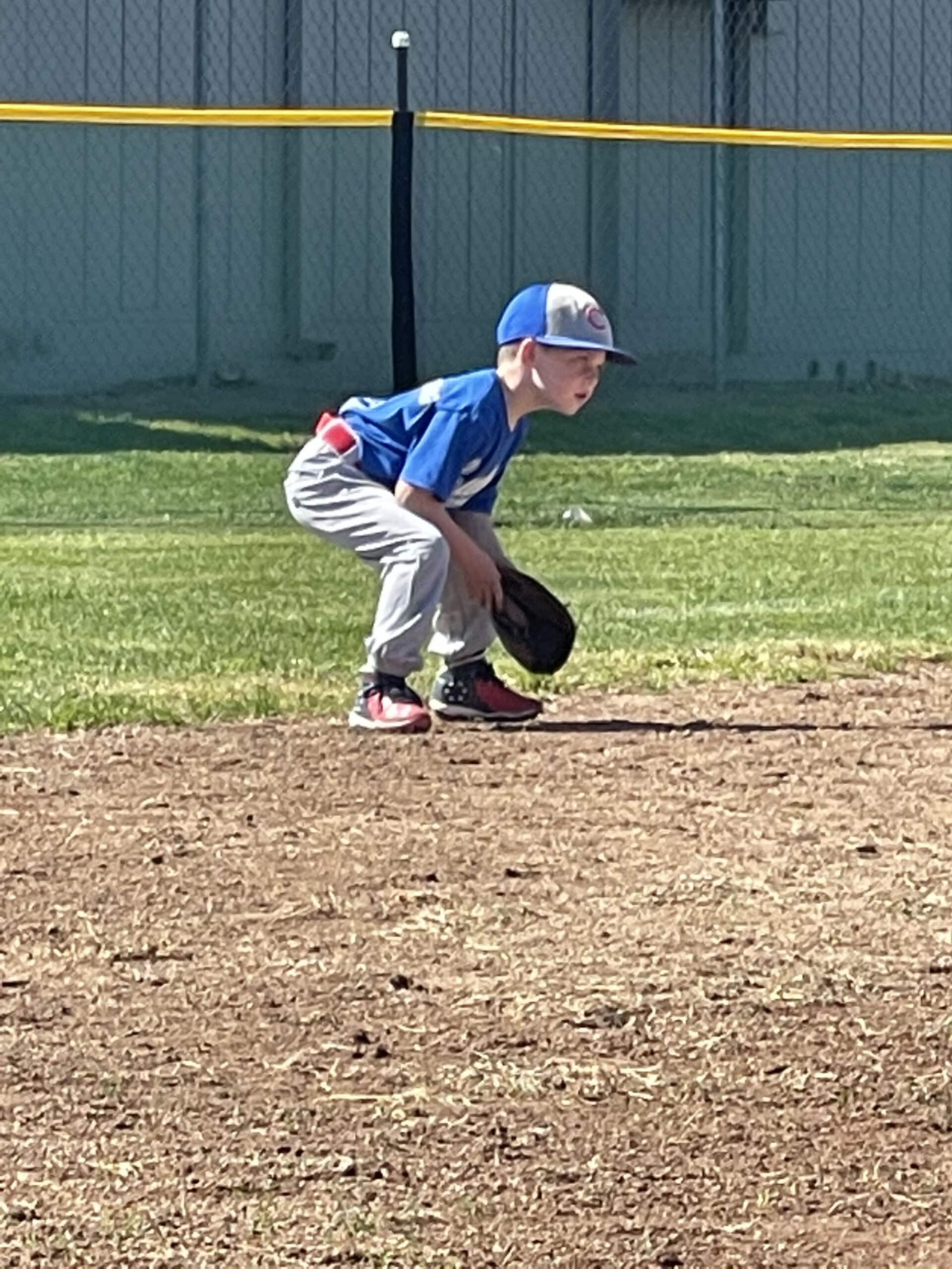 Five-year-old Little Leaguer Goes Viral as He Puts Down Bat to Bust Out ...