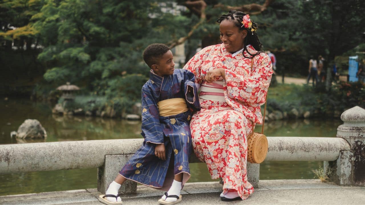 Single Mom Shows the World That You Can Still Travel With Kids ...