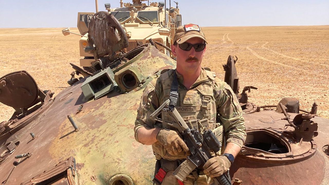 Soldier Dad Disguises Himself as School Mascot to Surprise Son ...